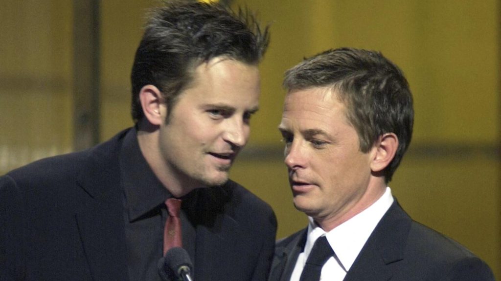 Matthew Perry minden hírverés nélkül írt egy zsíros csekket Michael J ...